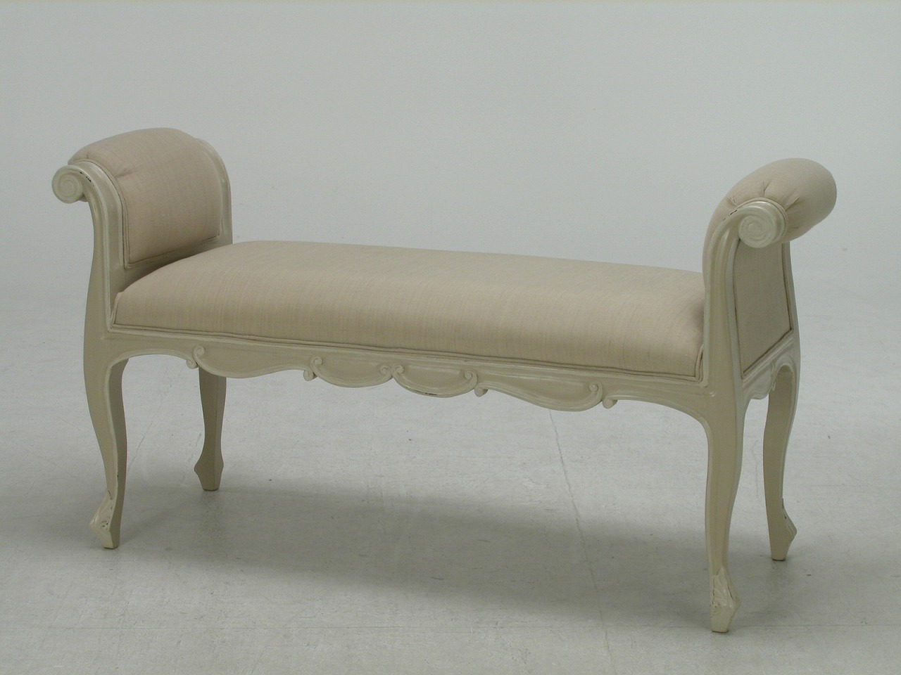 MONB クラシックスツール アイボリー ウッド | レントオール富士